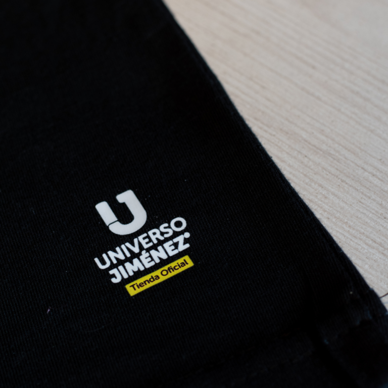 Remera Baile + Grande del Universo ( Vinilo Reflectivo ) – Universo Jiménez